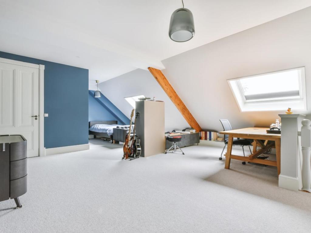 HRB CONSTRUCTION - HRB Construction